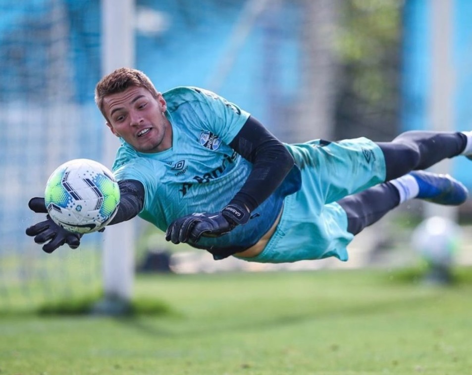Goleiro do Grêmio pede para ser chamado de Gabriel Grando em homenagem ...